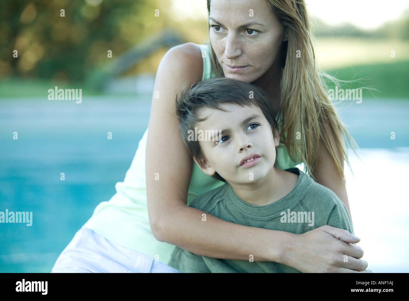 Women looking opposite directions hi-res stock photography and images ...