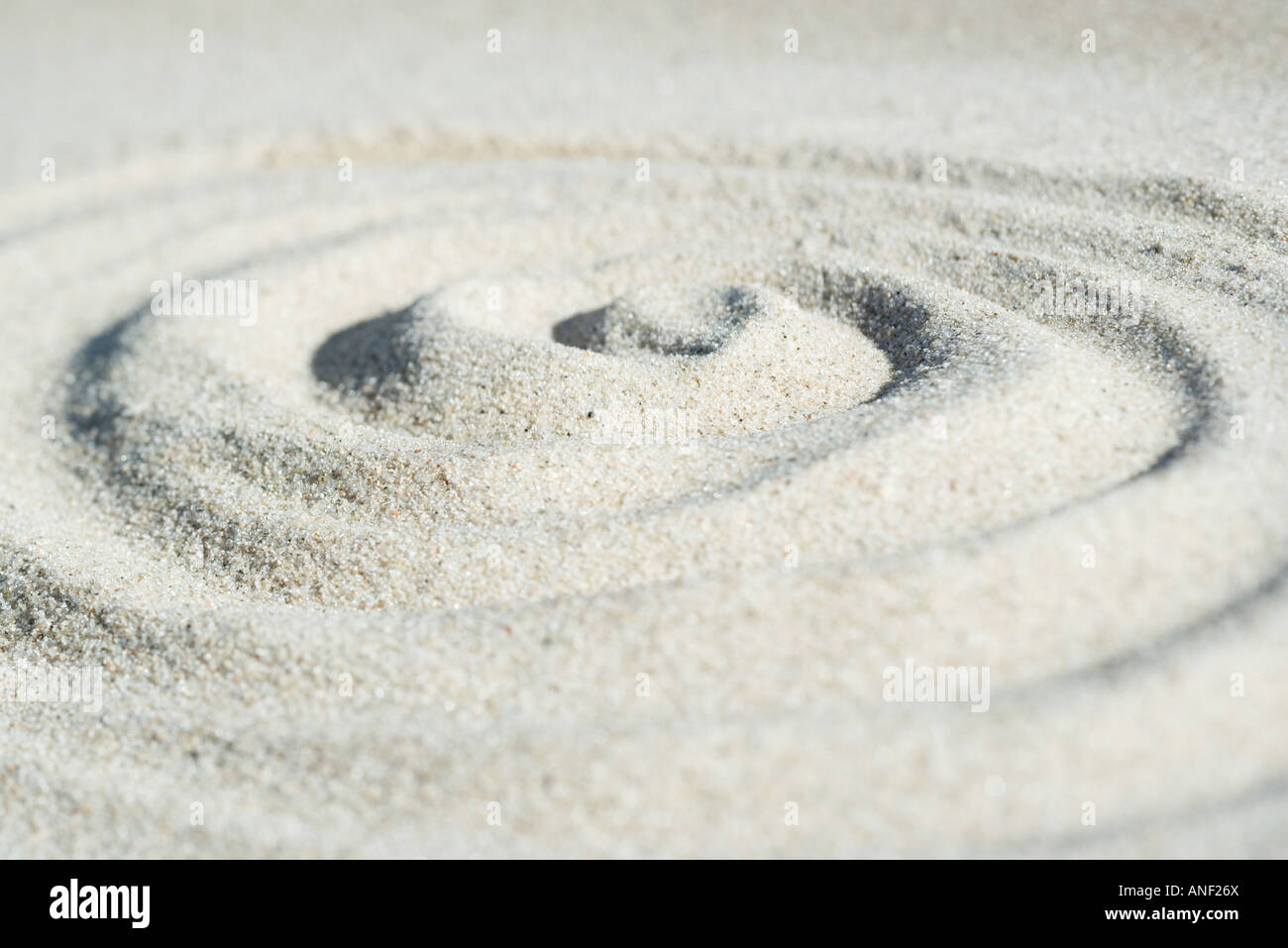 Concentric circles in the sand hi-res stock photography and images - Alamy