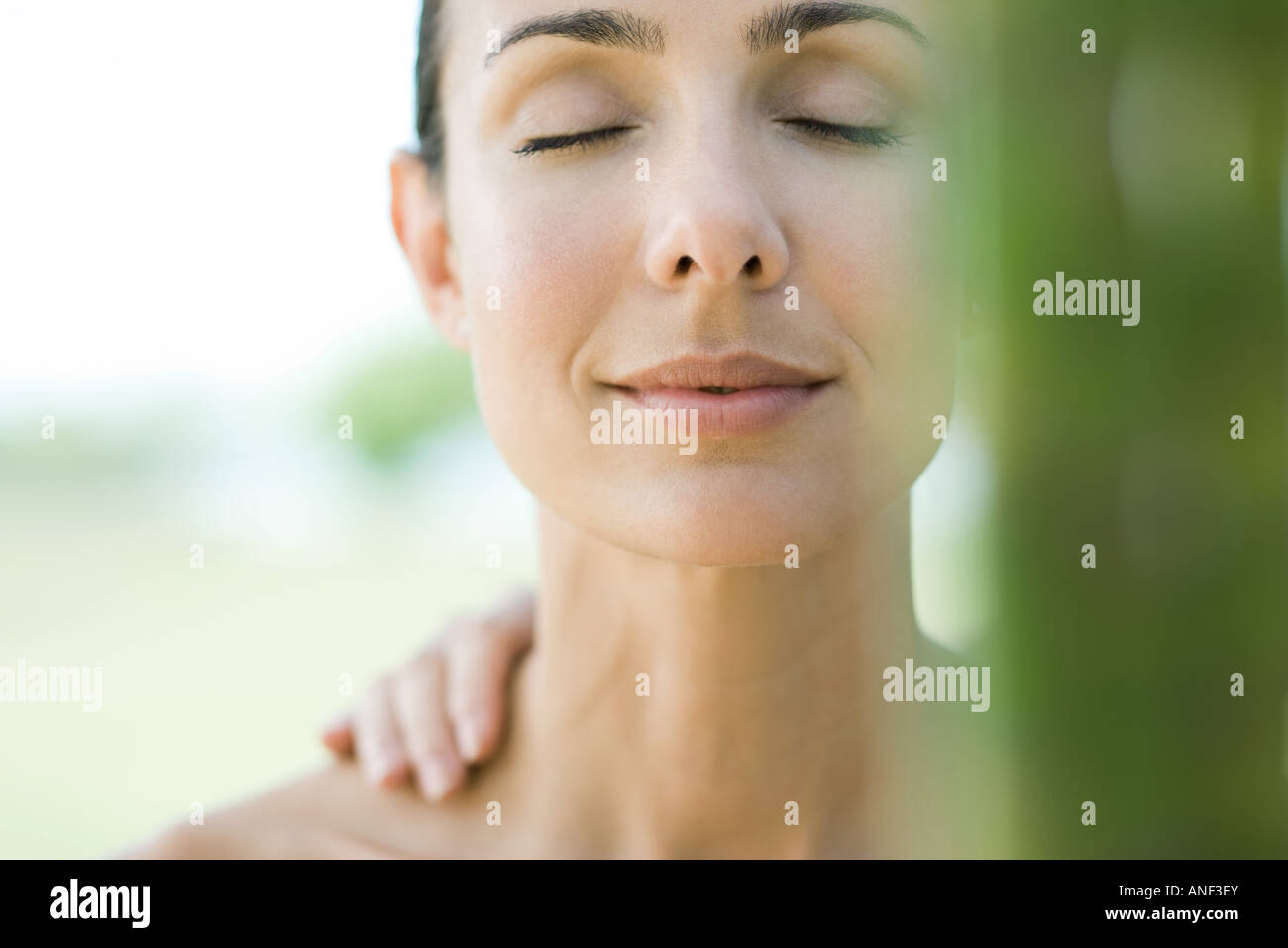 Woman having shoulder massage Stock Photo - Alamy