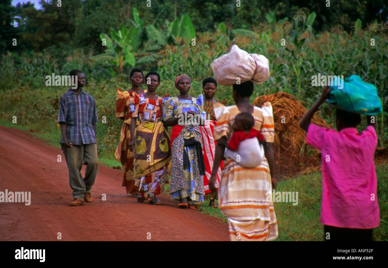 Indigenous traditional parent child High Resolution Stock Photography ...