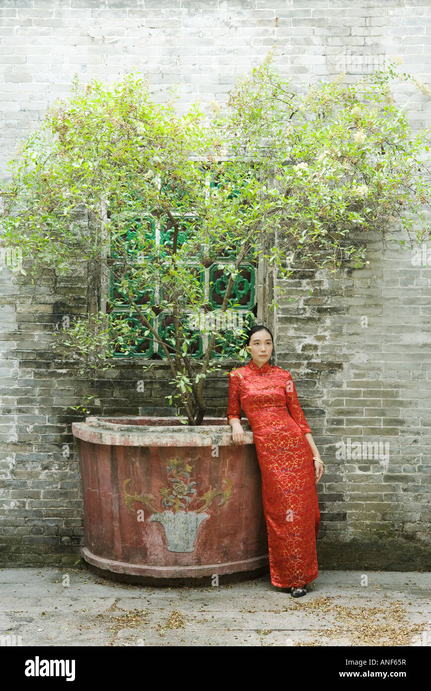 Mandarin gown china hi-res stock photography and images - Alamy