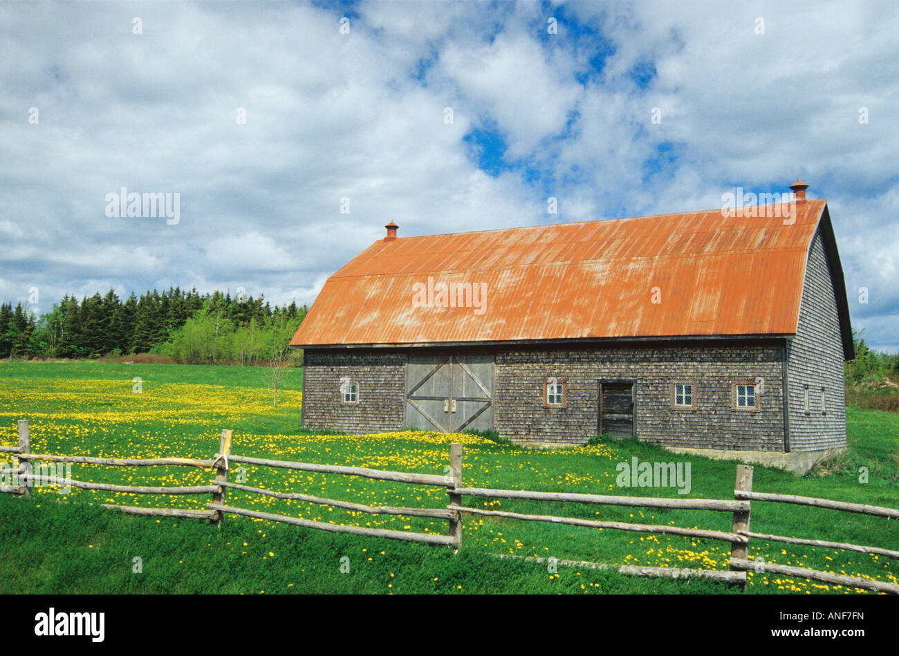 Barns quebec farms agriculture hi-res stock photography and images - Alamy