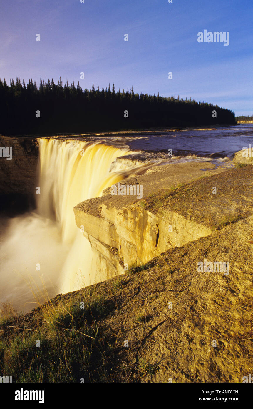 Alexandra Falls, Twin Gorge Territorial Park, Northwest Territories ...