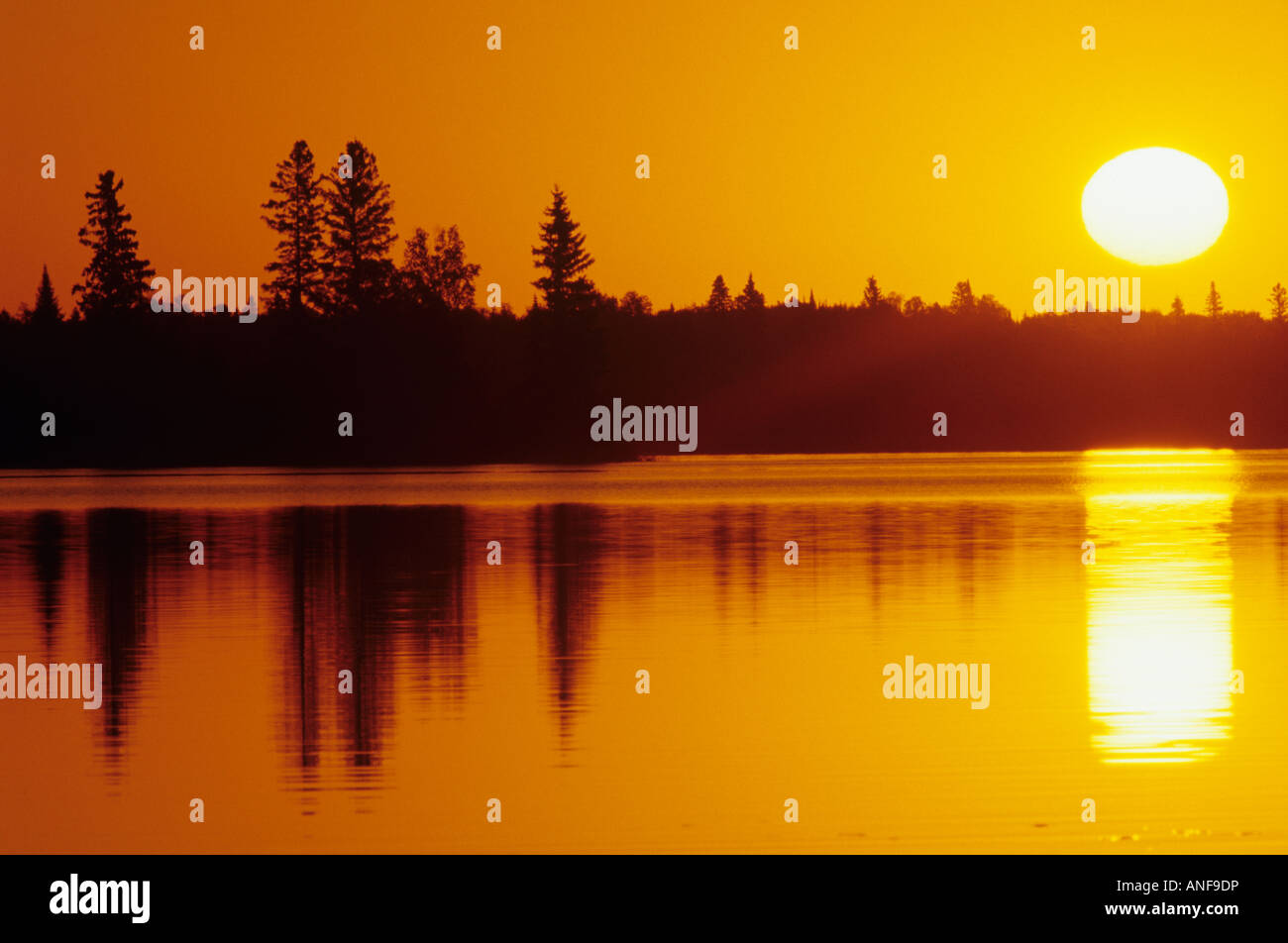 Sunrise over jessica lake hi-res stock photography and images - Alamy