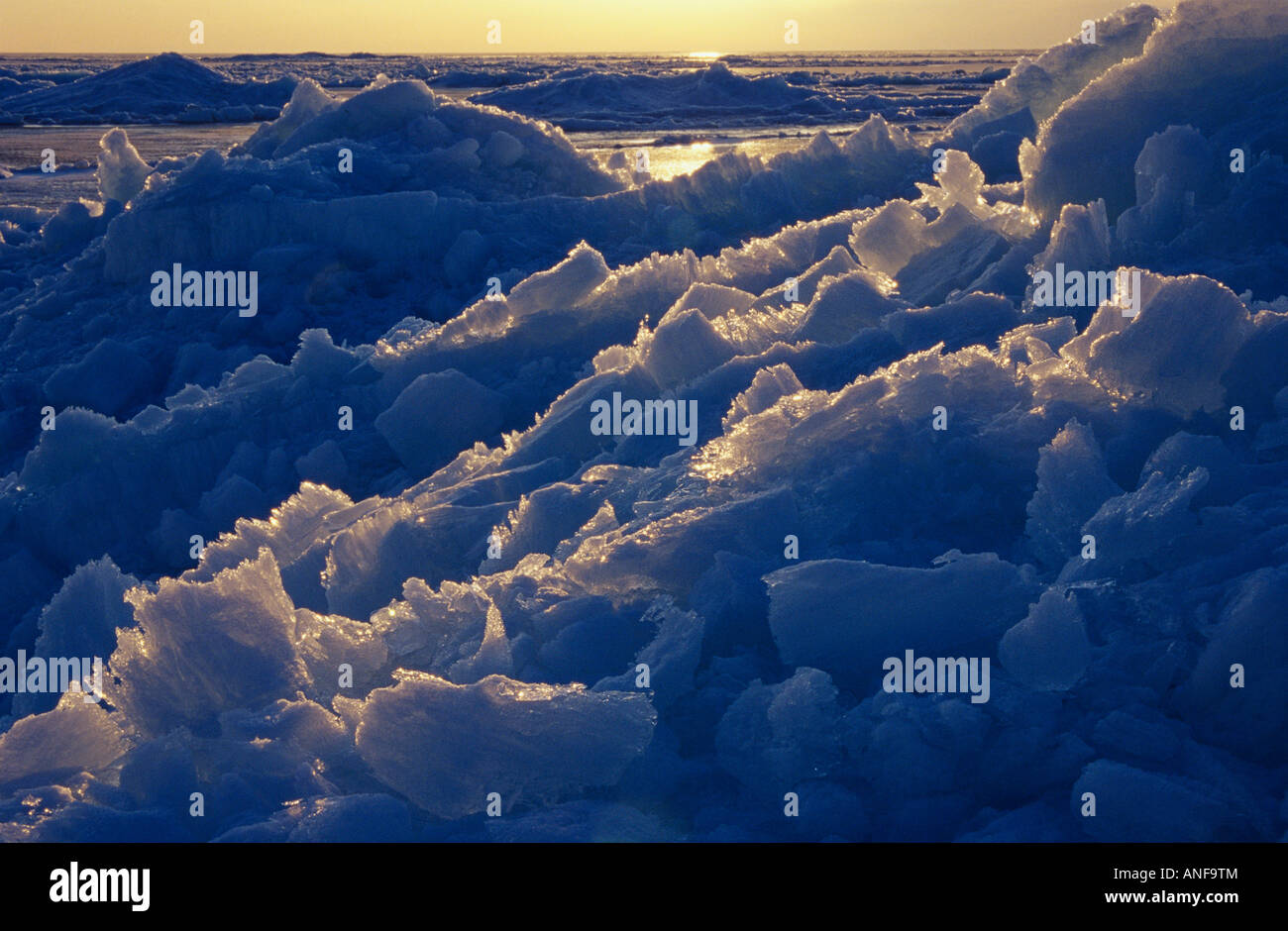 Ice formations on shoreline hi-res stock photography and images - Alamy