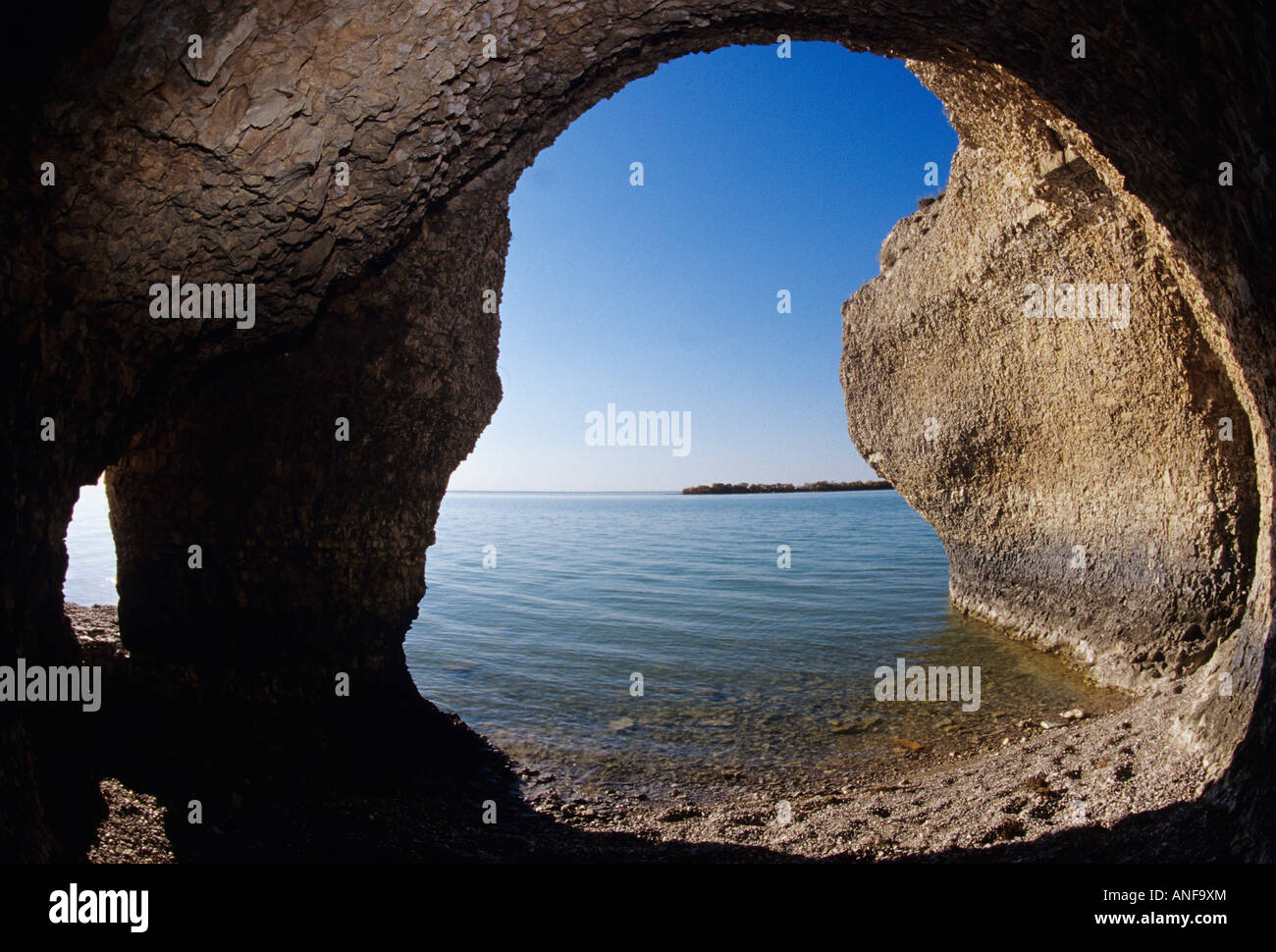 Caves on lake manitoba hi-res stock photography and images - Alamy