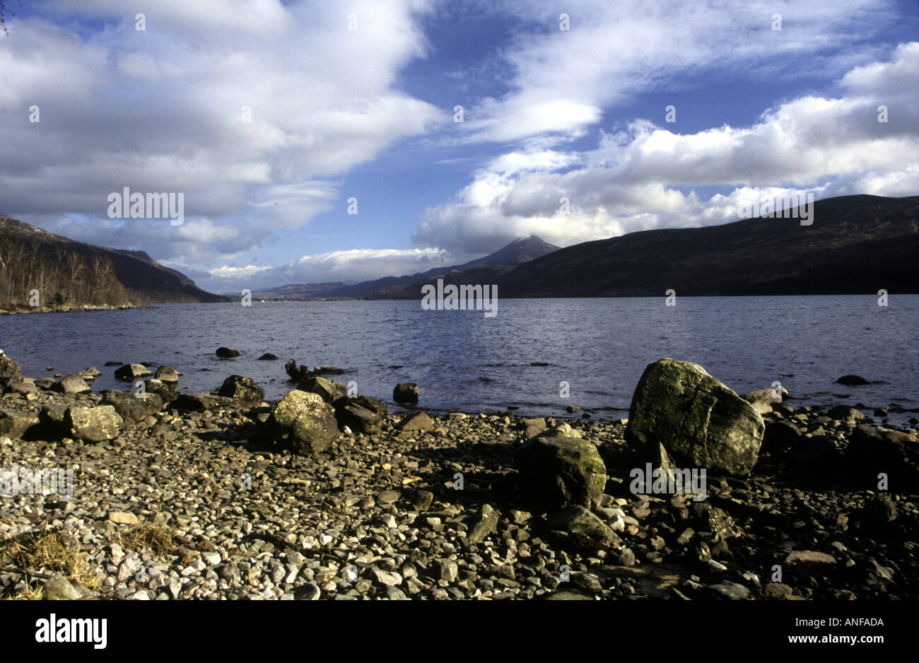 Loch side walks hi-res stock photography and images - Alamy