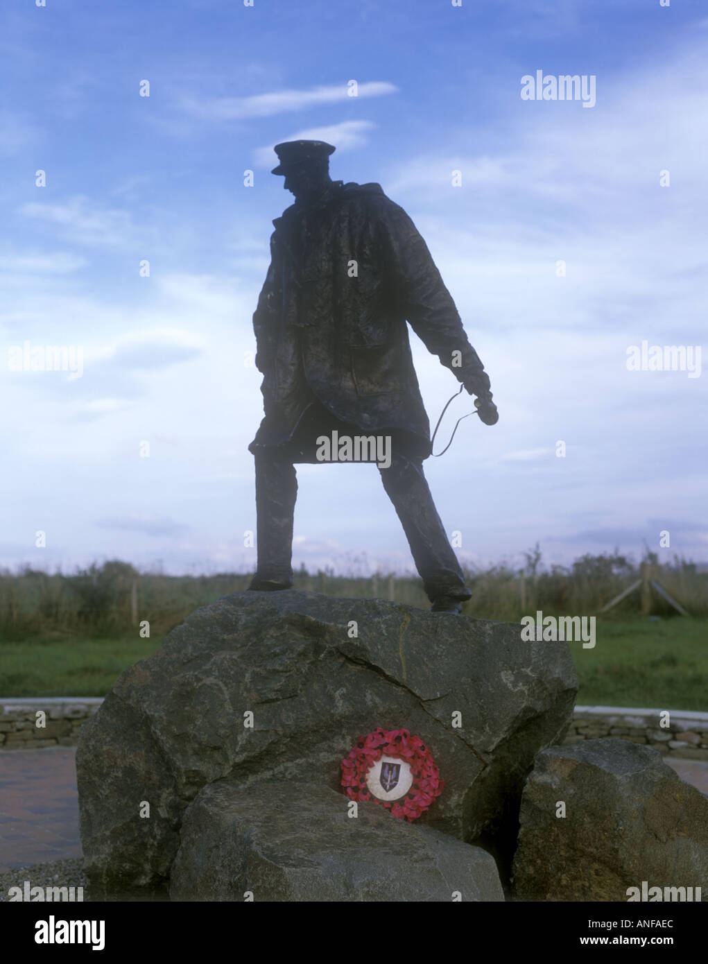 David stirling statue hi-res stock photography and images - Alamy