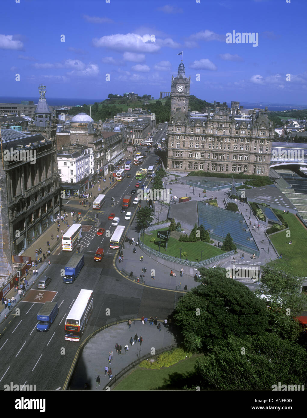 East market street edinburgh hi-res stock photography and images - Alamy