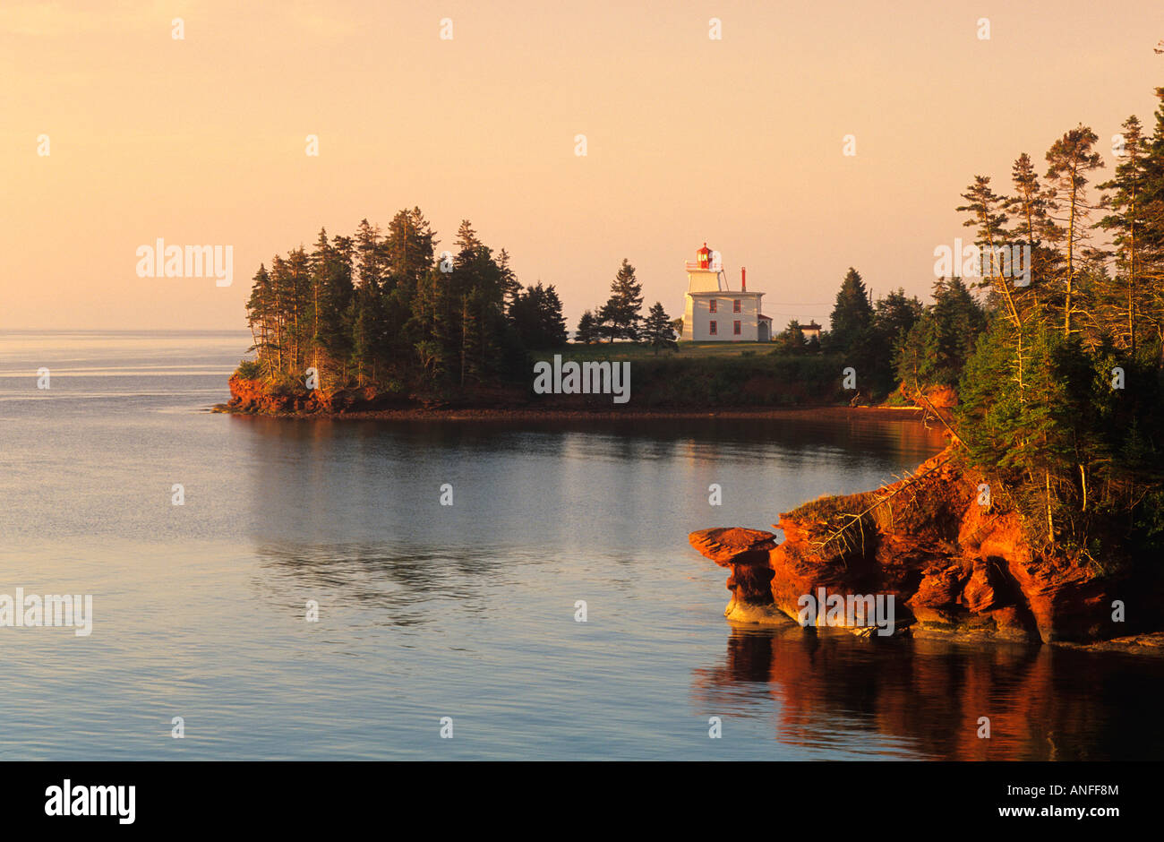 Coastal erosion lighthouse pei canada hi-res stock photography and ...