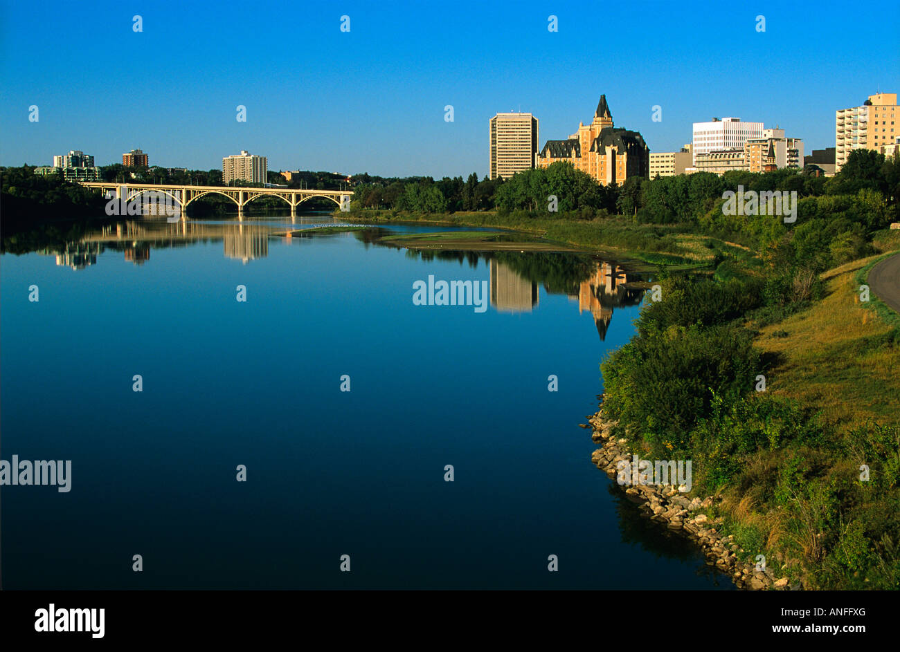 South Saskatchewan River and the Delta Bessborough hotel, Saskatoon ...
