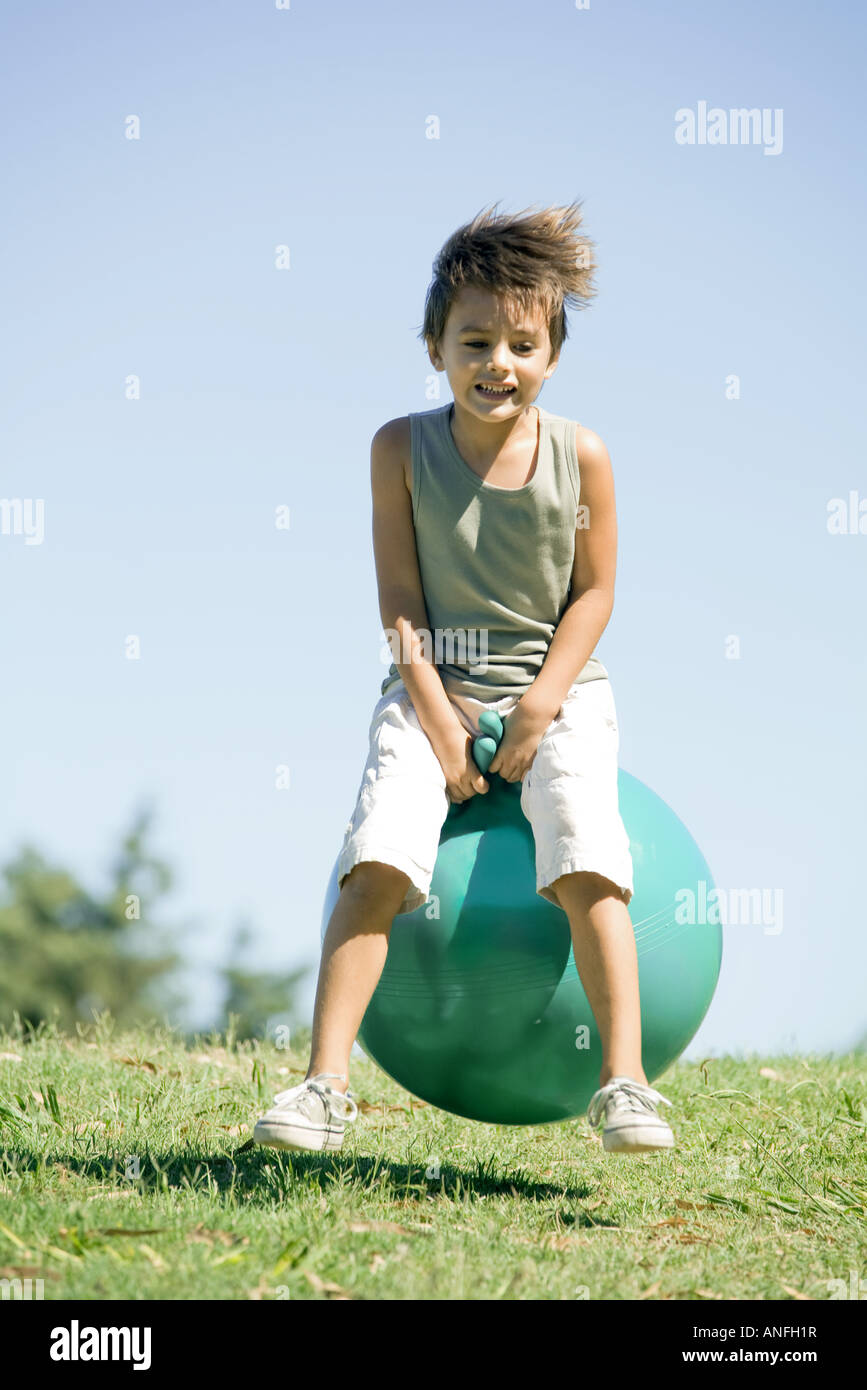 Bounce below hi-res stock photography and images - Alamy