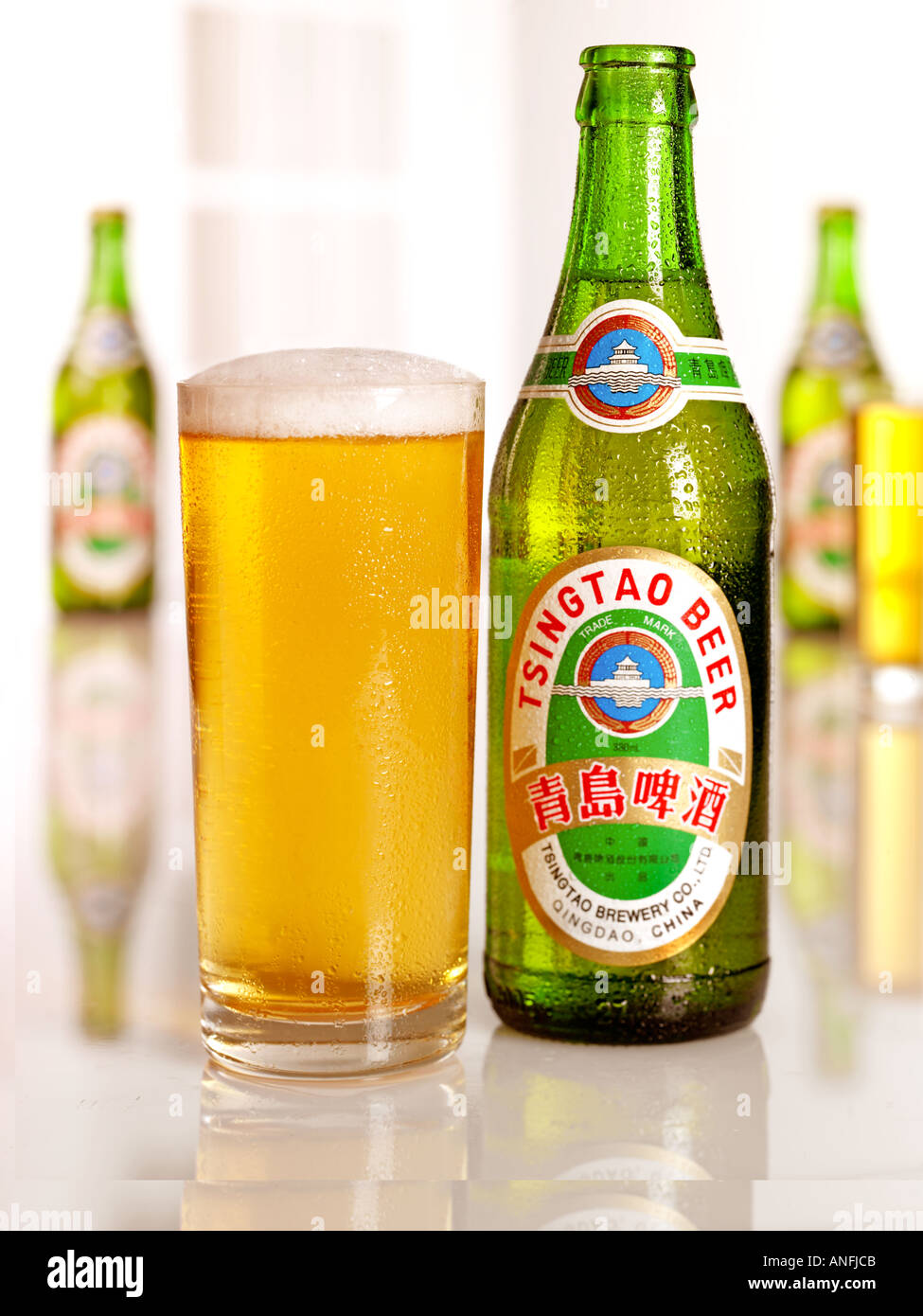 Chinese beer hi-res stock photography and images - Alamy