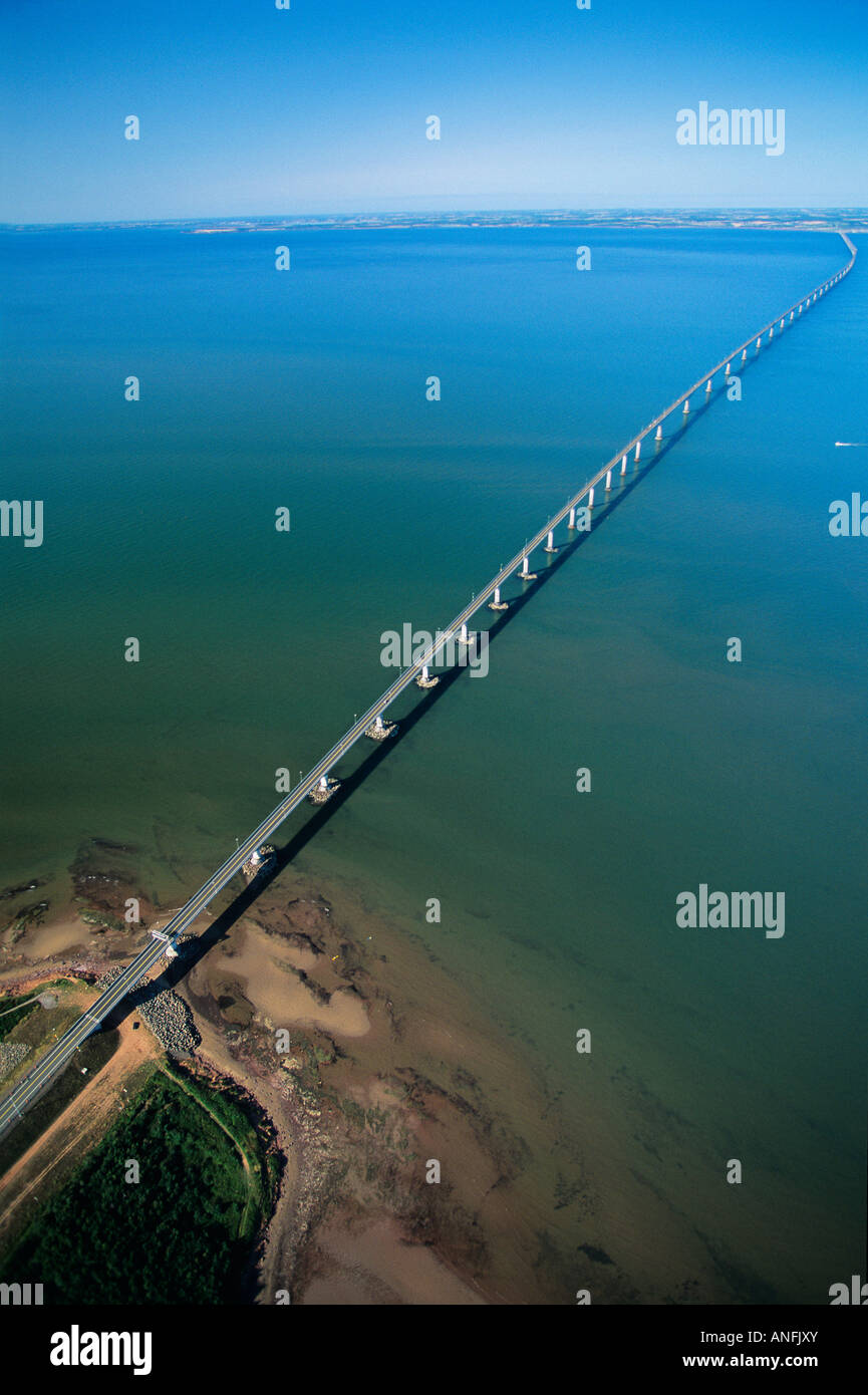 Confederation Bridge, from Prince Edward Island to New Brunswick across ...