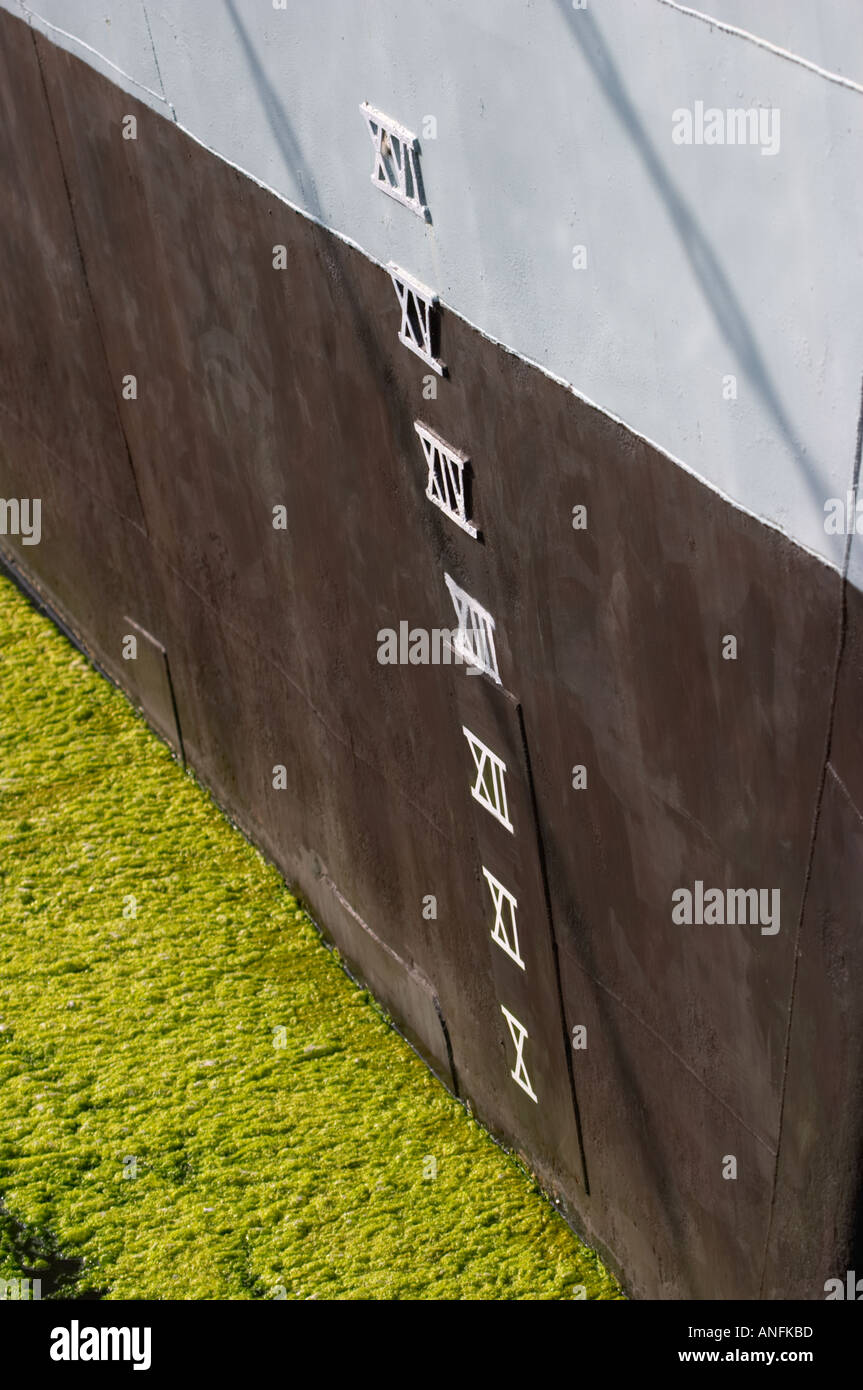 Ships Depth Gauge High Resolution Stock Photography and Images - Alamy