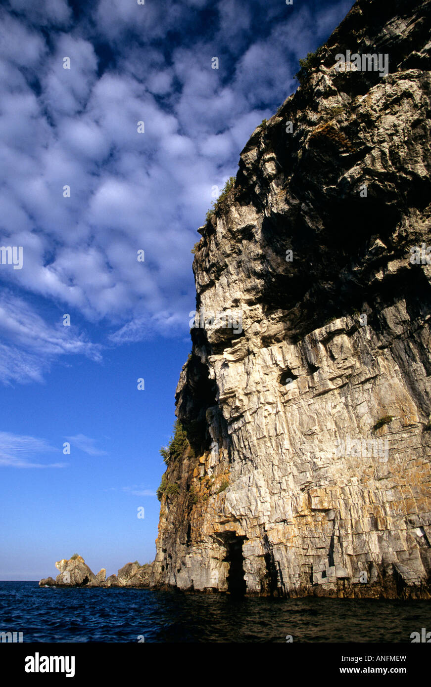 The cliffs of the Niagara Escarpment plunge into Georgian Bay, at Cave ...