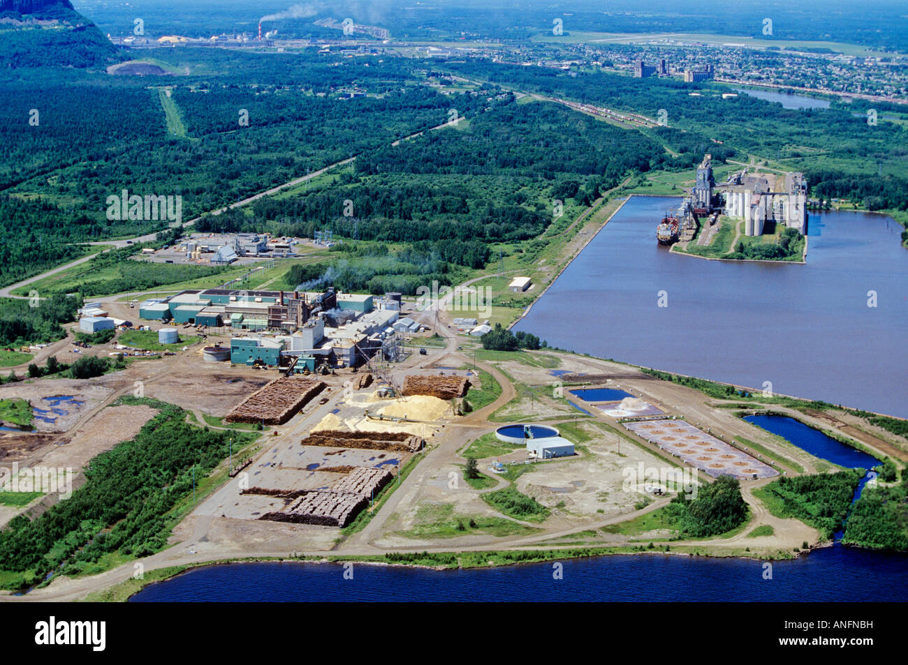 Pulp mill ontario hi-res stock photography and images - Alamy