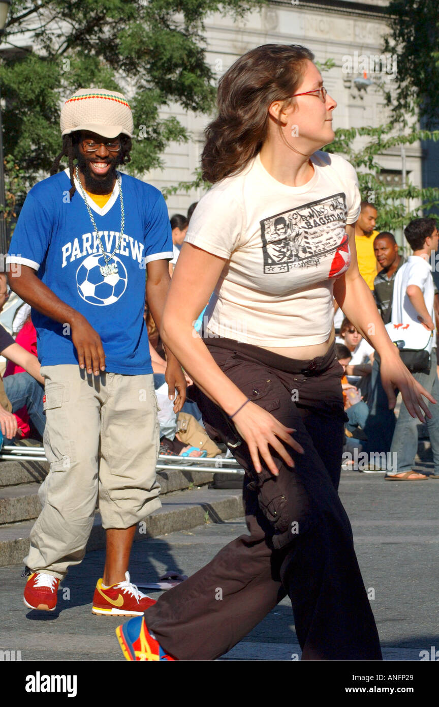 Breakdance spin hi-res stock photography and images - Alamy