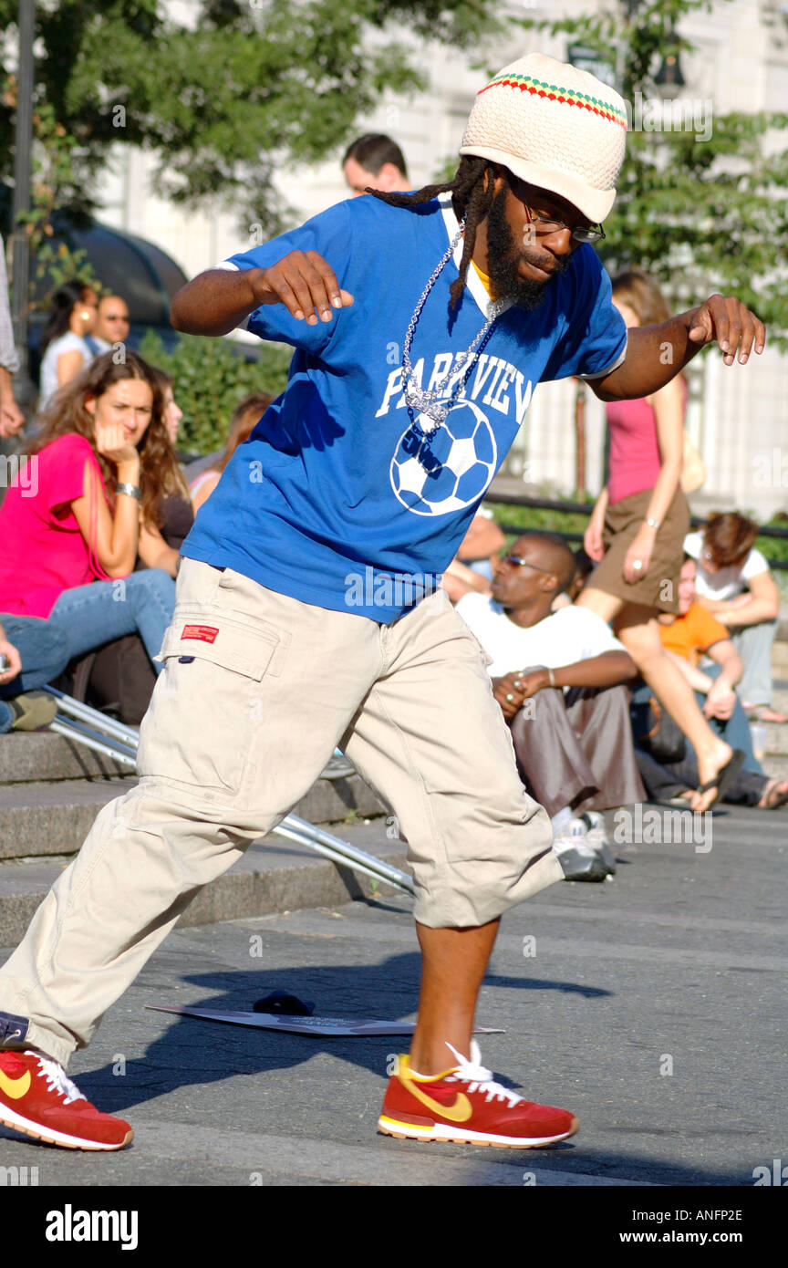 Breakdancer dancing close up hi-res stock photography and images - Alamy