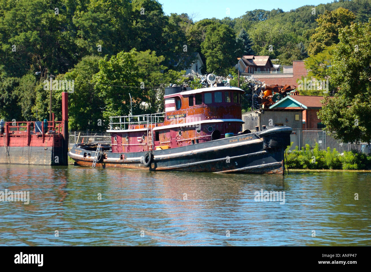 Red tugboat on the Hudson River, Kingston, New York Stock Photo - Alamy