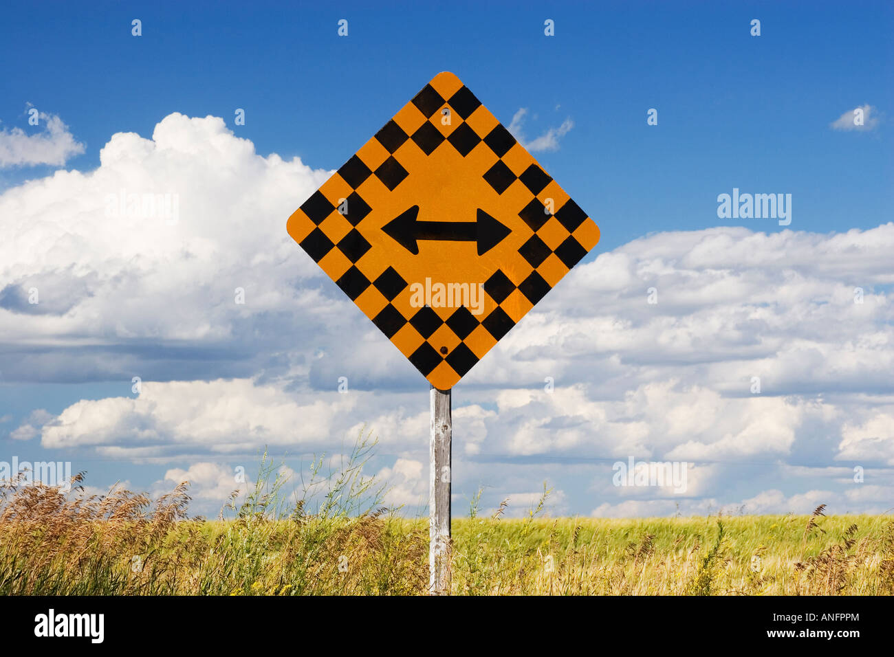 traffic sign, rural Saskatchewan, canada Stock Photo - Alamy