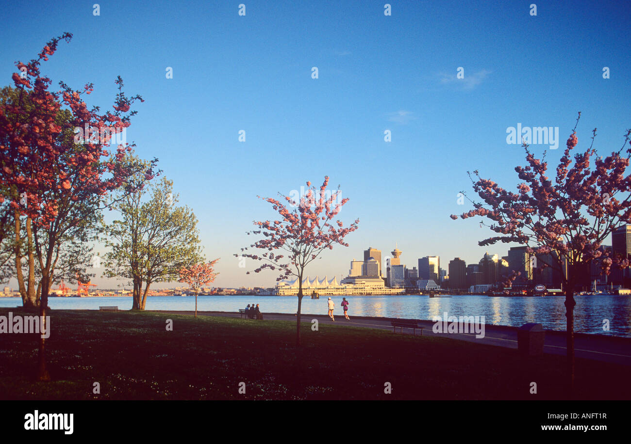 Running along hi-res stock photography and images - Alamy