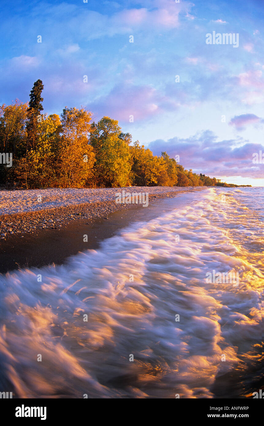 Shoreline along hillside beach hi-res stock photography and images - Alamy