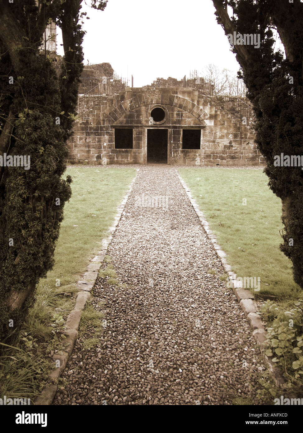 Ruin of folly or summer house in old formal garden Stock Photo - Alamy