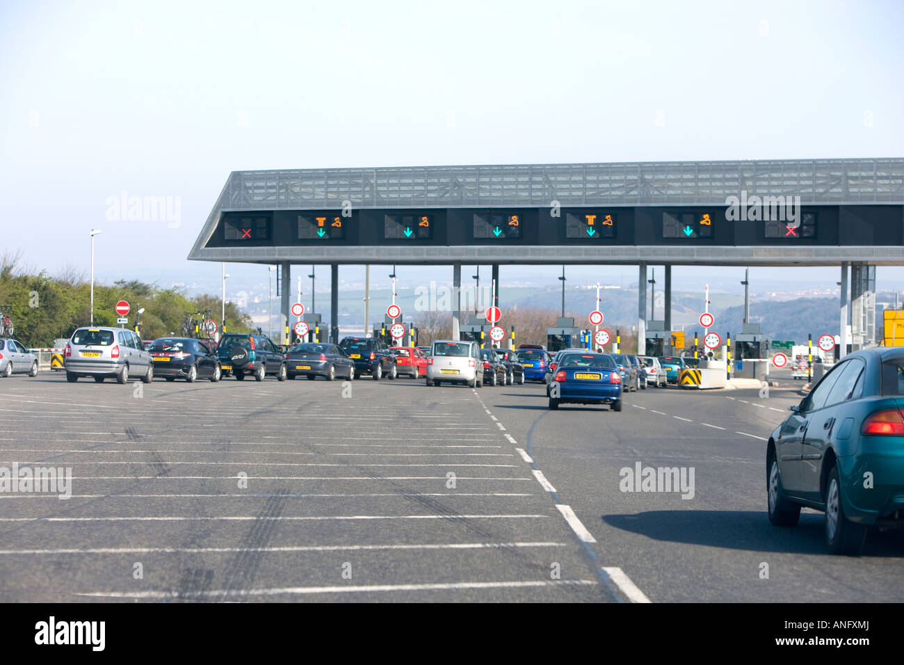 Firth of Forth Bridge Border control Stock Photo - Alamy