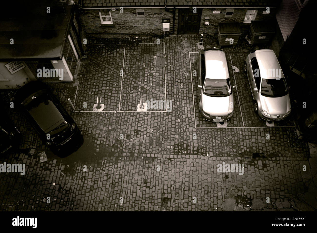 Black and white cobbles hi-res stock photography and images - Alamy