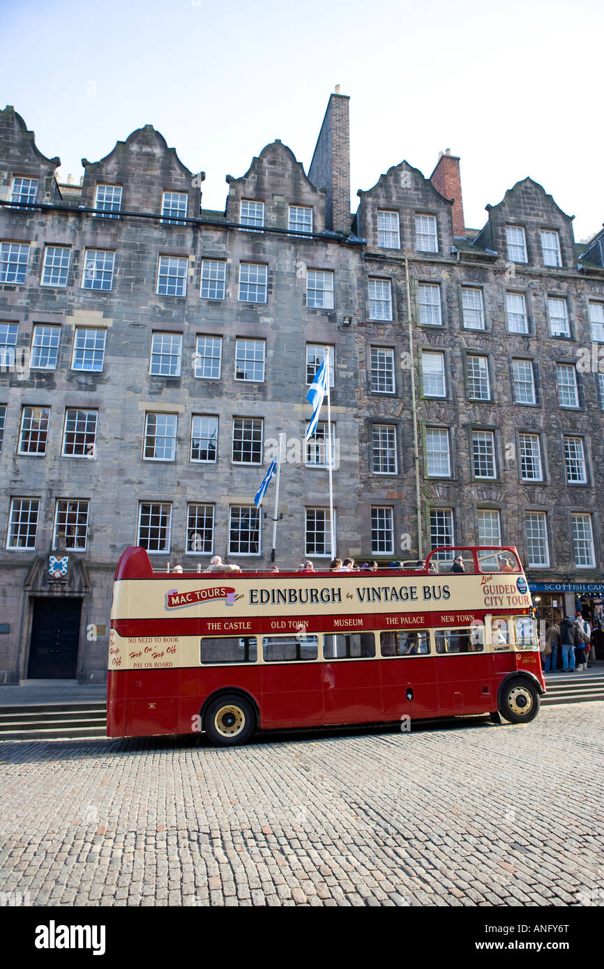 Edinburgh Vintage Bus on Scotlands Royal Mile Stock Photo - Alamy