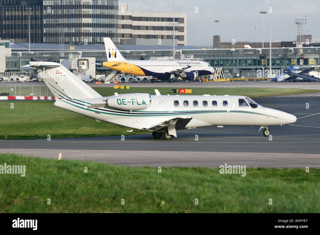 Aeroplane business jet biz jet Stock Photo - Alamy
