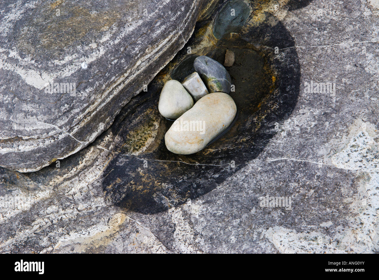 Tidal drift and the rocks hi-res stock photography and images - Alamy
