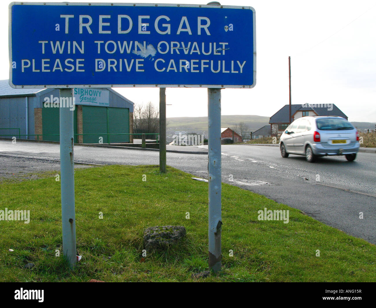 Sign requesting hi-res stock photography and images - Alamy