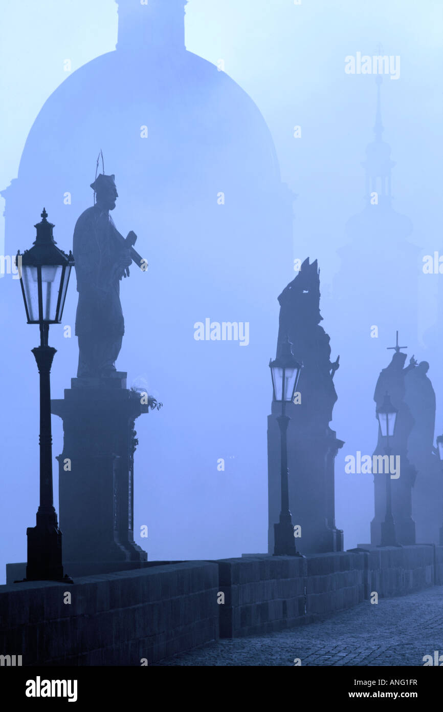 CZECH REPUBLIC PRAGUE CHARLES BRIDGE IN FOG Stock Photo - Alamy