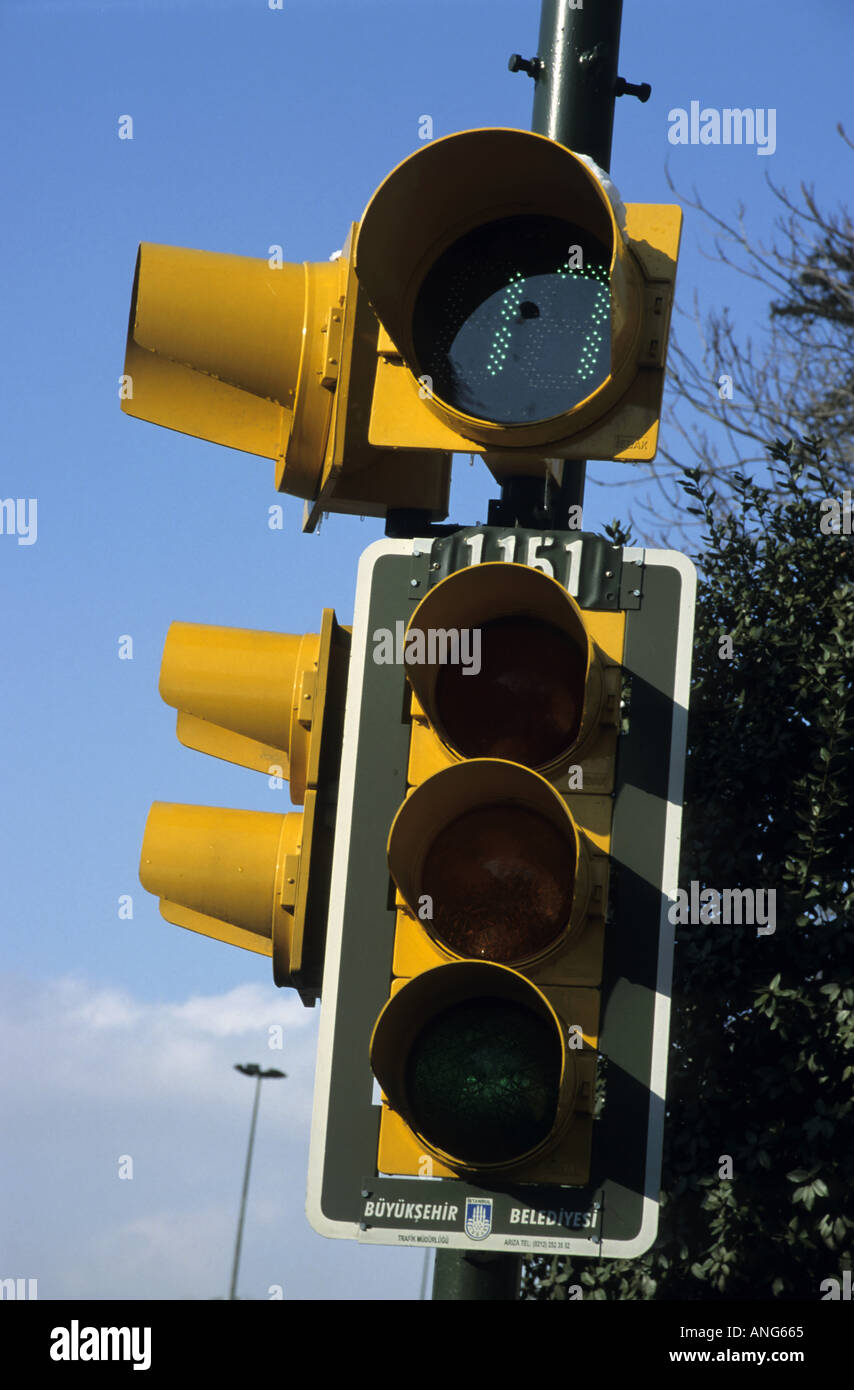 Turkey Istanbul Suspended Traffic Light Stock Photo - Alamy