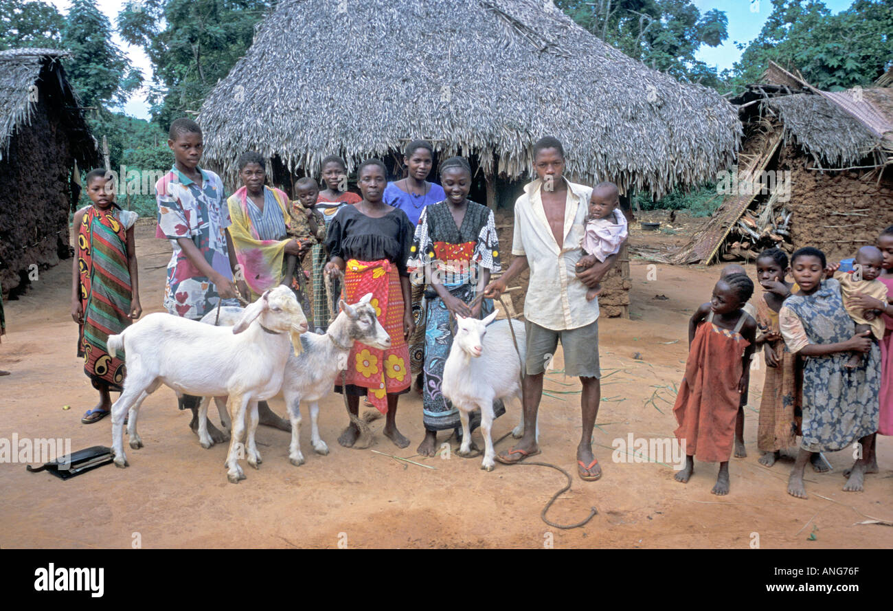 AFRICA KENYA KWALI Extended Kenyan family poses proudly with their ...
