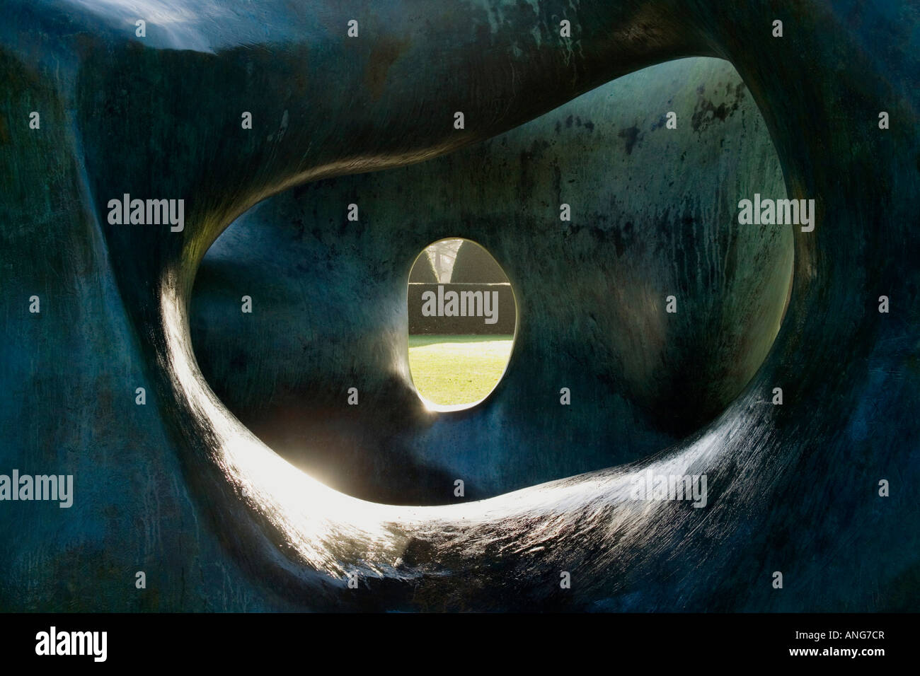 Henry Moore Sculpture Stock Photo - Alamy