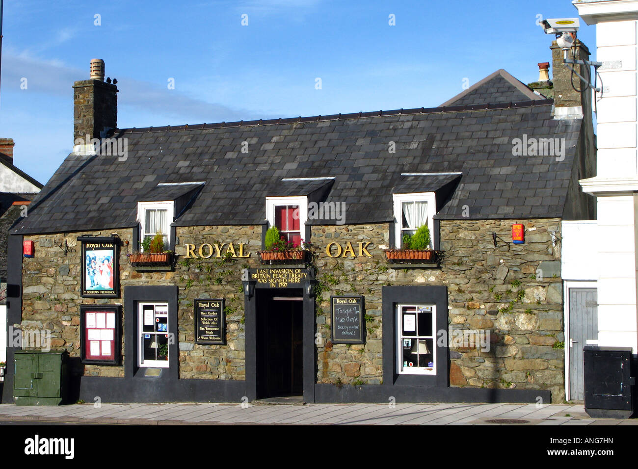 Historic view royal inn hi-res stock photography and images - Alamy