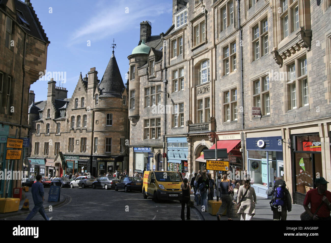 Busy edinburgh hi-res stock photography and images - Alamy