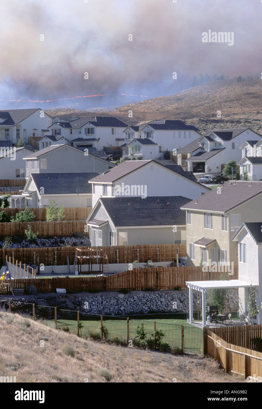 Wildfire threatening houses hi-res stock photography and images - Alamy