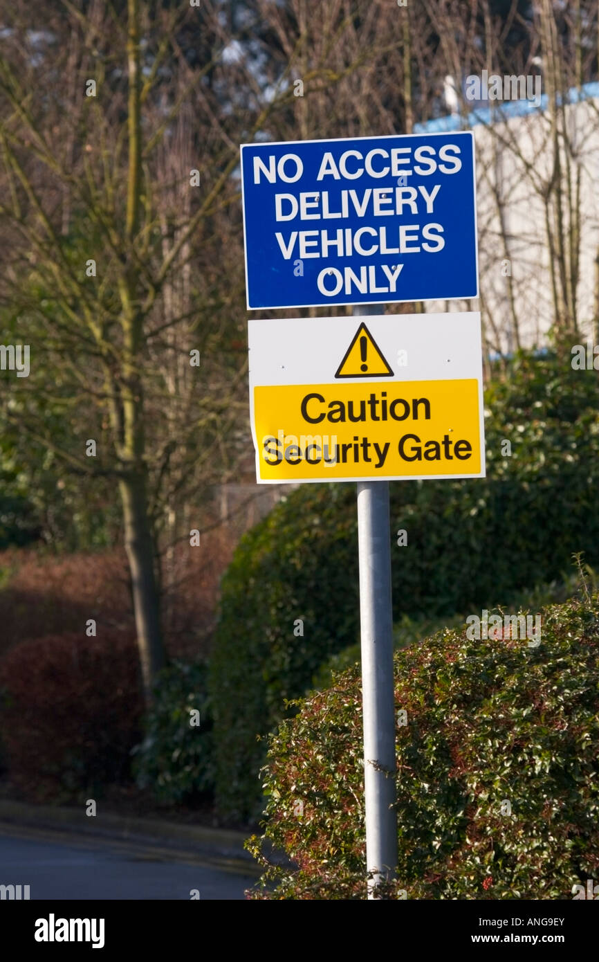 Security delivery hi-res stock photography and images - Alamy