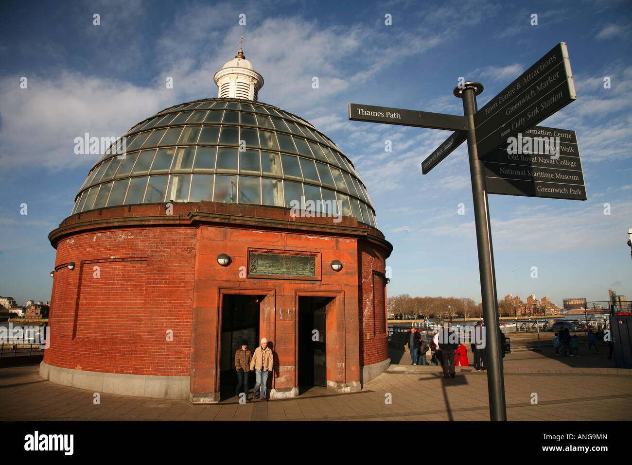 Greenwich pedestrian tunnel London thames Stock Photo - Alamy