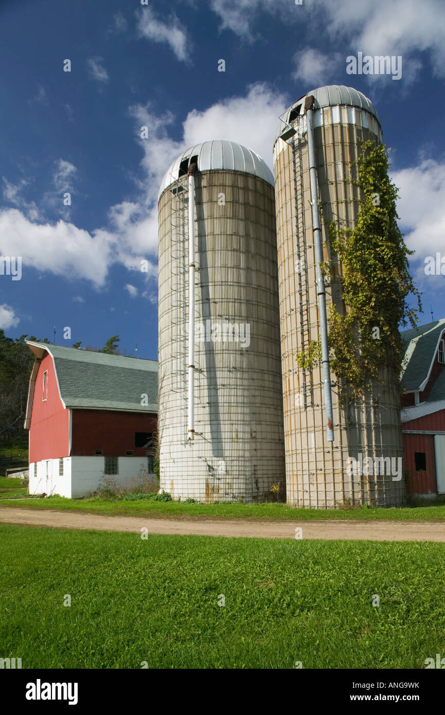 USA, WISCONSIN, Mississippi River Valley, Lund: Farm / Barn Stock Photo ...