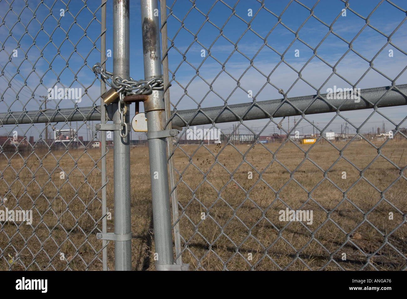 Factory gate hi-res stock photography and images - Alamy
