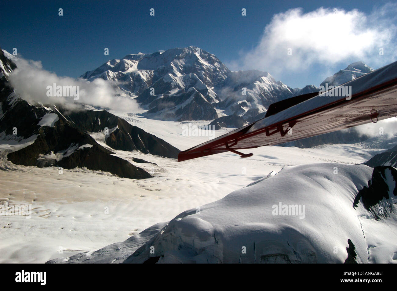 bush plane flying to Mt Mckinley Stock Photo - Alamy