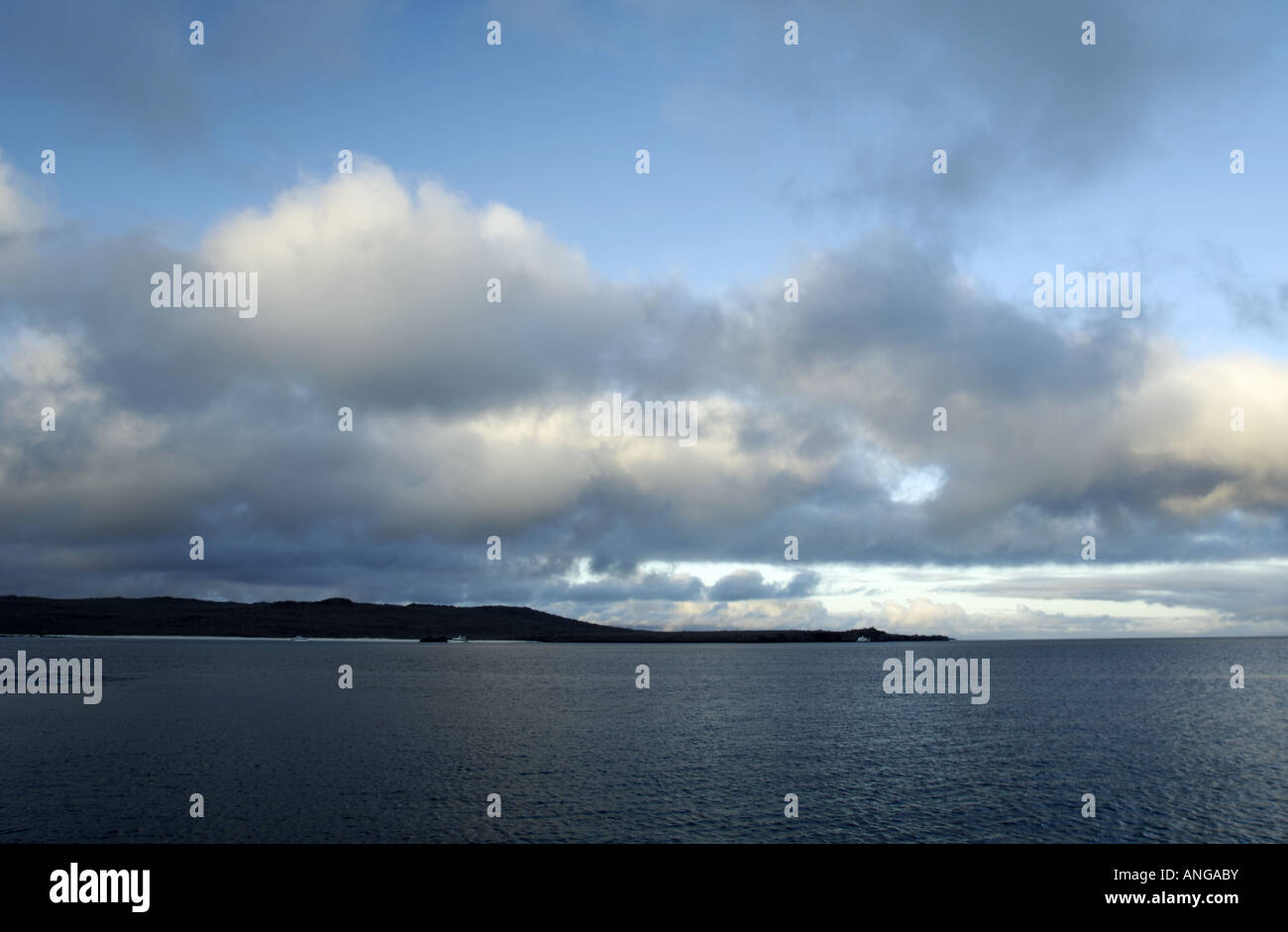 Sunrise Galapagos Islands Gardner Bay Isla Gardner Stock Photo - Alamy
