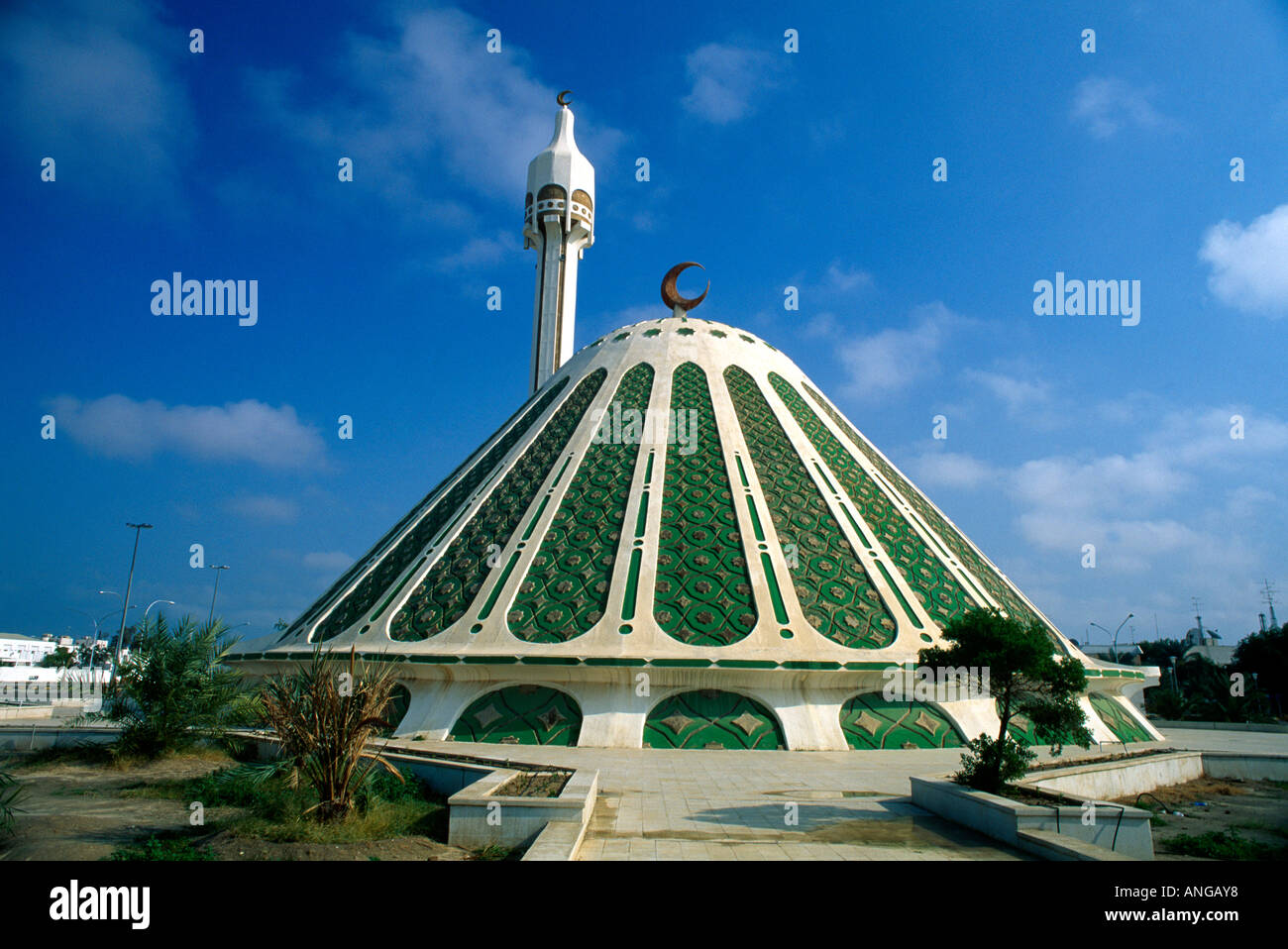 Kuwait Fatimah Mosque In Dahiyat Abdullah Al Salem Stock Photo - Alamy