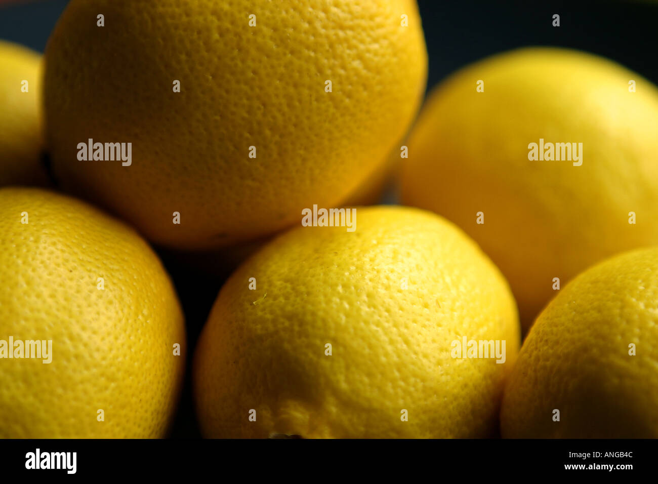 Many lemons together hi-res stock photography and images - Alamy