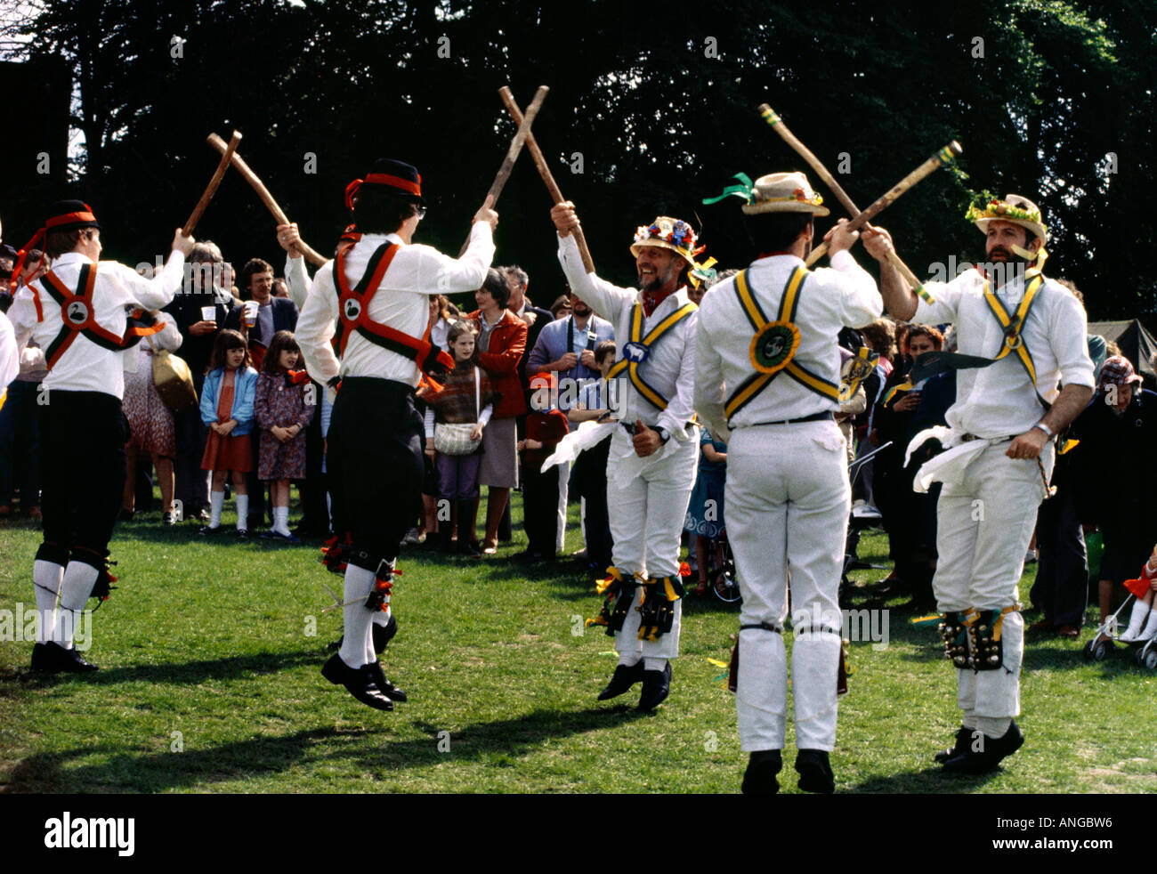 Morris dancers hi-res stock photography and images - Alamy